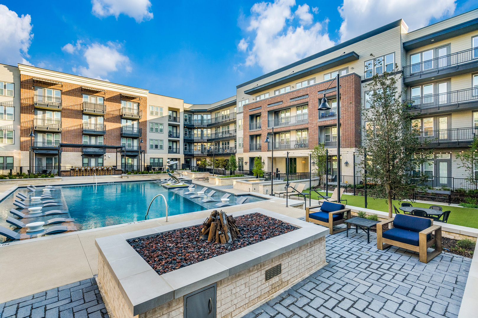 The Beacon - Apartments Plano TX